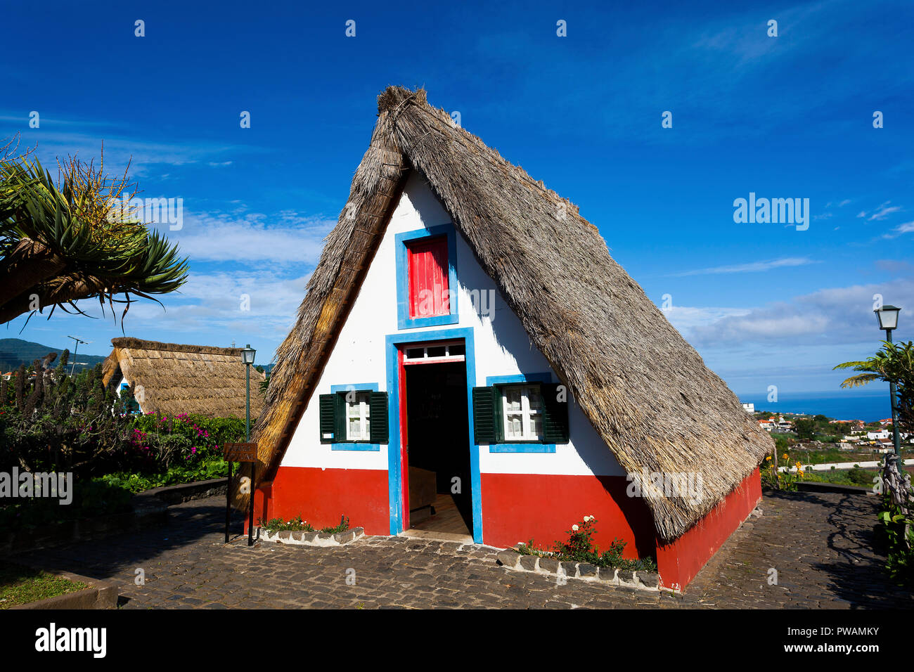 Traditional Madeira house at Santana, Madeira, Portugal Stock Photo - Alamy