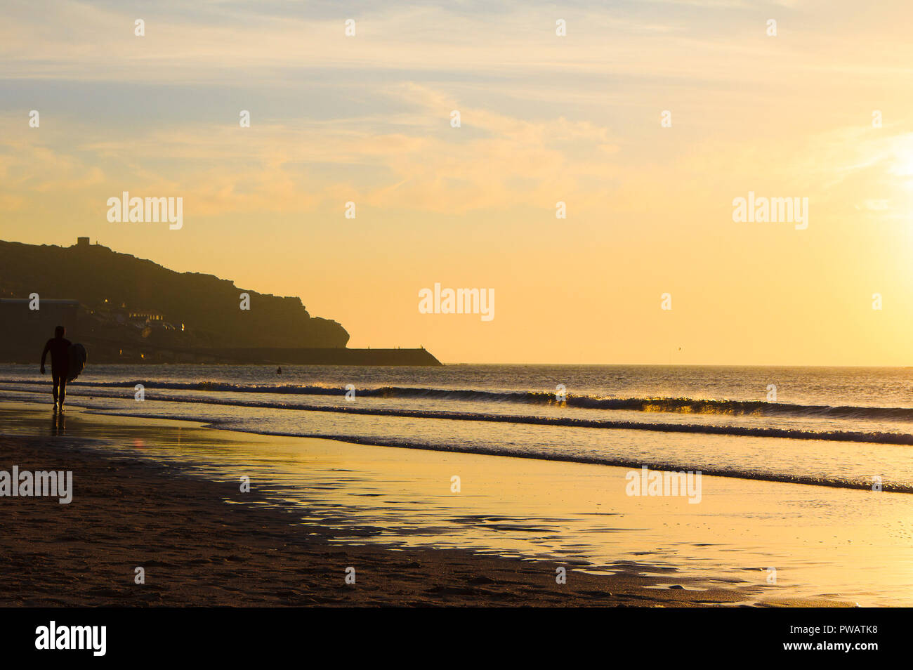 Sunset at sennen cove hi-res stock photography and images - Alamy
