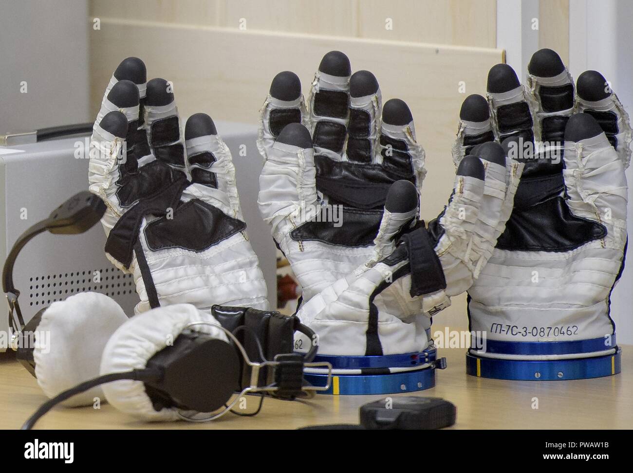 Sokol suit gloves for Expedition 57 Flight Engineer Nick Hague of NASA ...