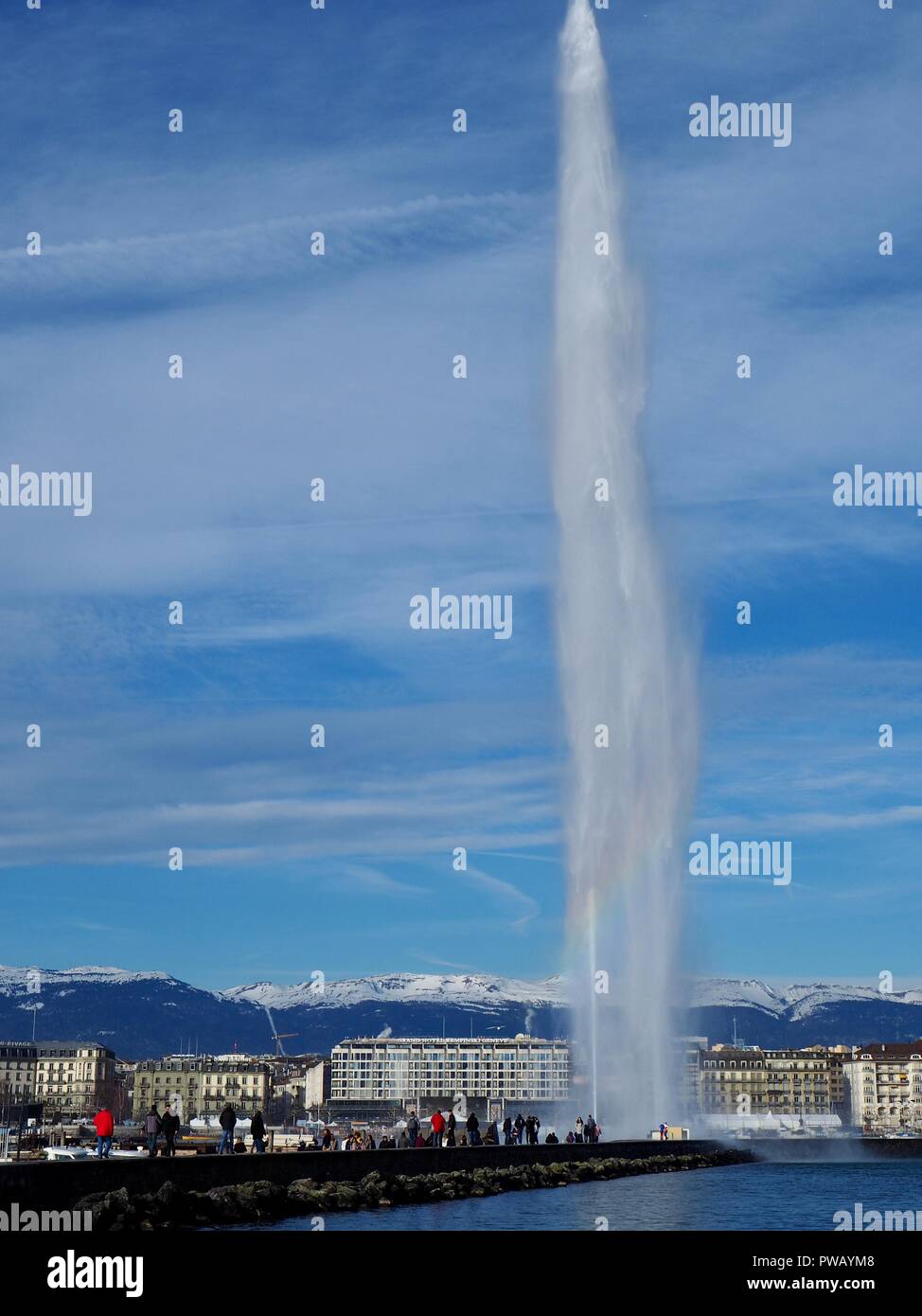 Fountain lake jetty hi-res stock photography and images - Alamy