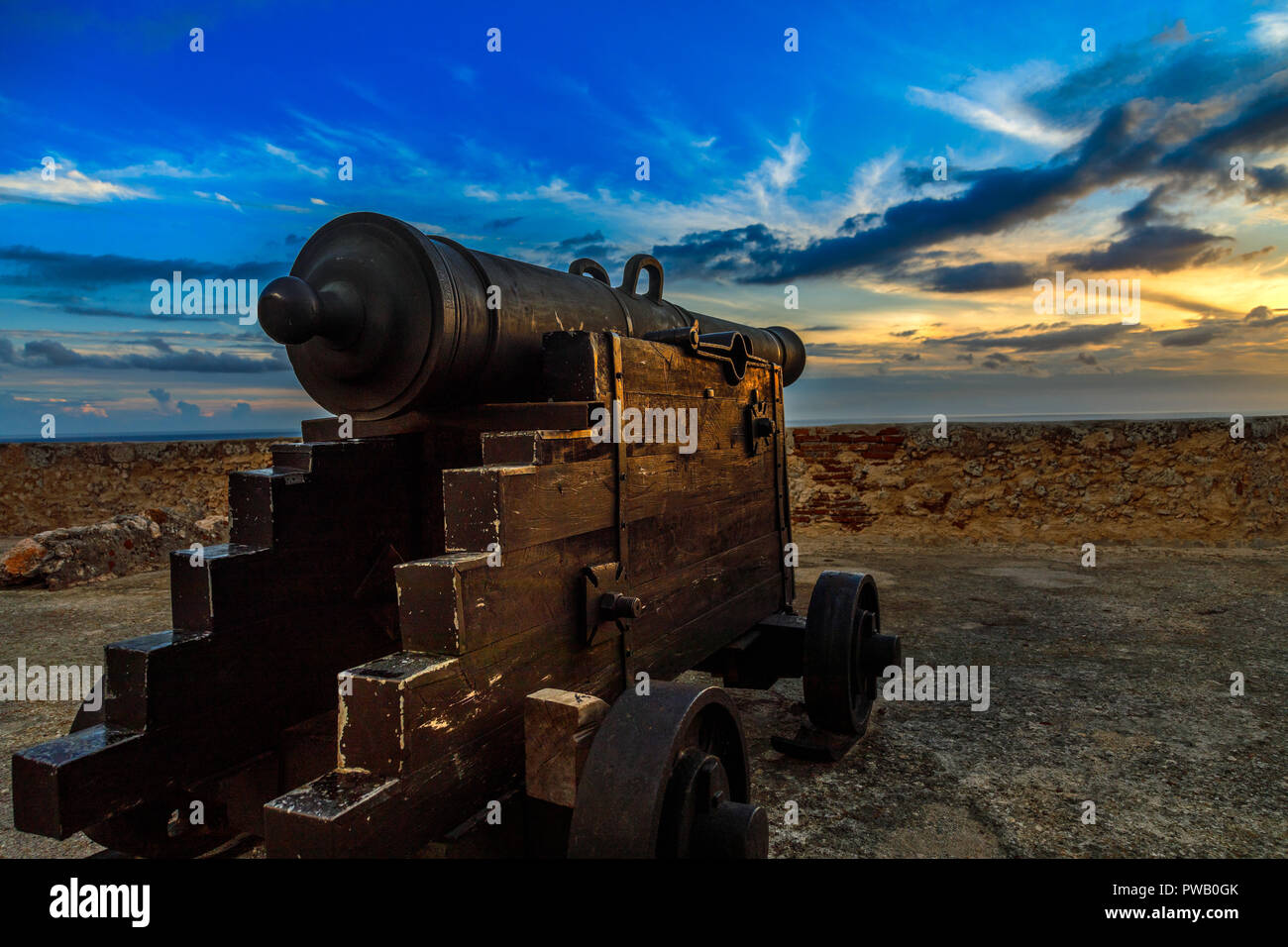Spanish cannon hi-res stock photography and images - Alamy