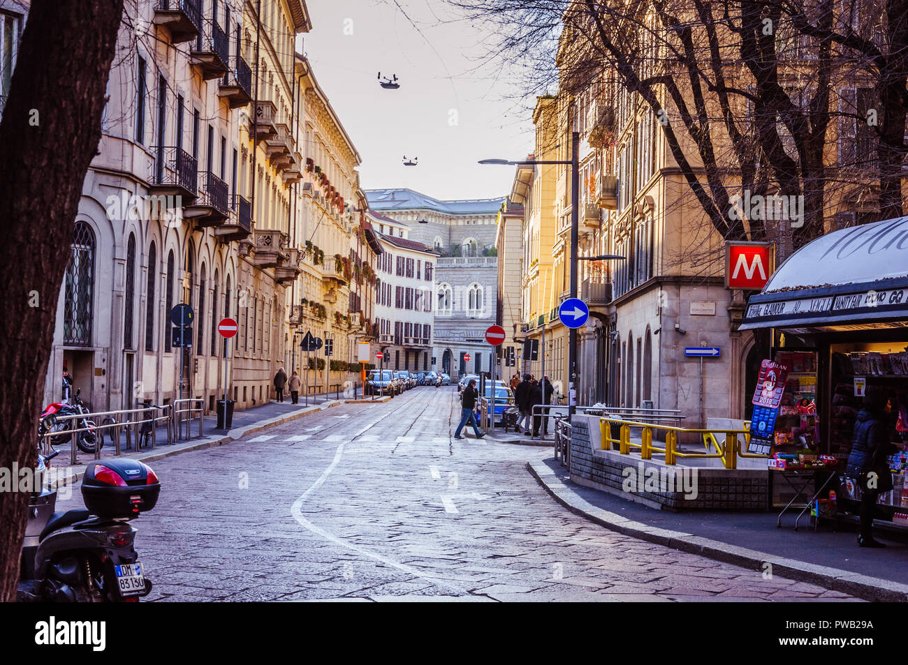 Empty streets in milan hi-res stock photography and images - Alamy