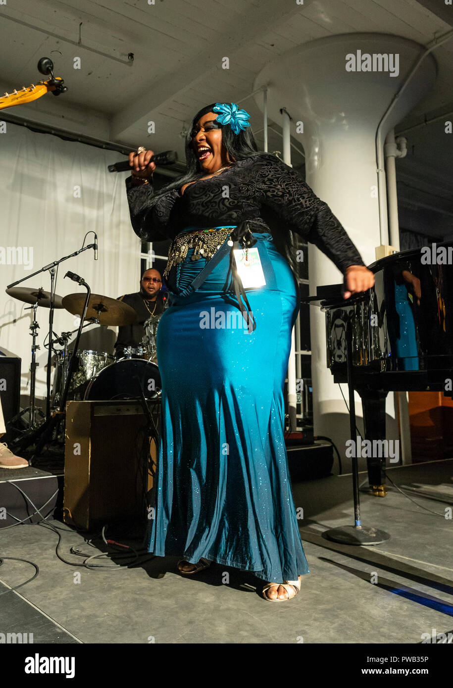 Queen mojo hi-res stock photography and images - Alamy