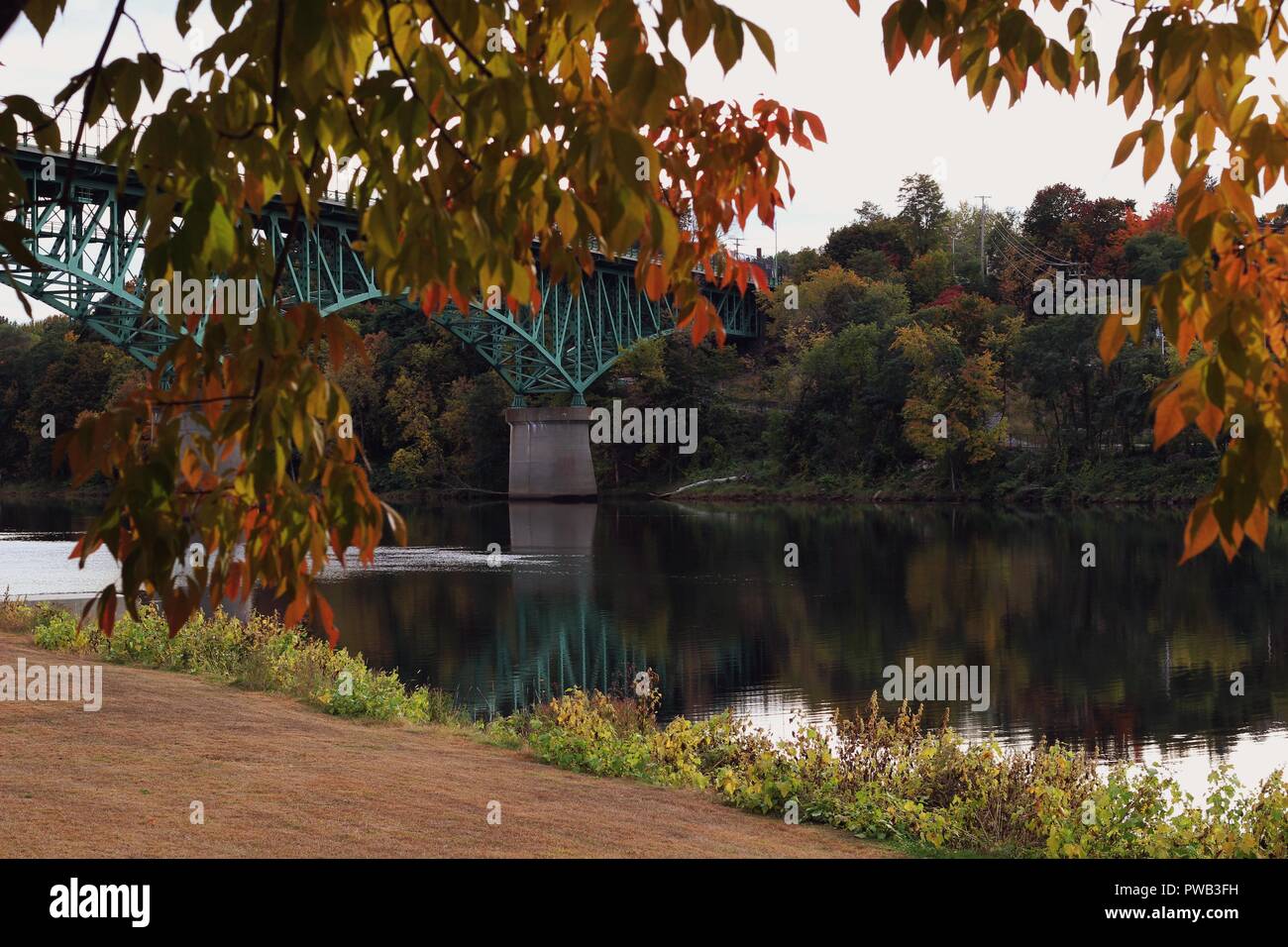 Kennebec memorial bridge hi-res stock photography and images - Alamy
