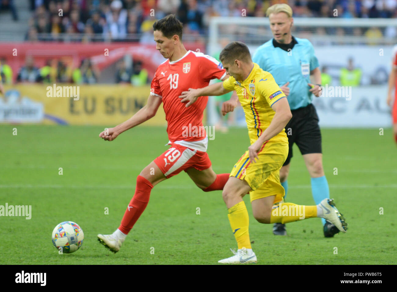 Romania uniti sub tricolor hi-res stock photography and images - Alamy