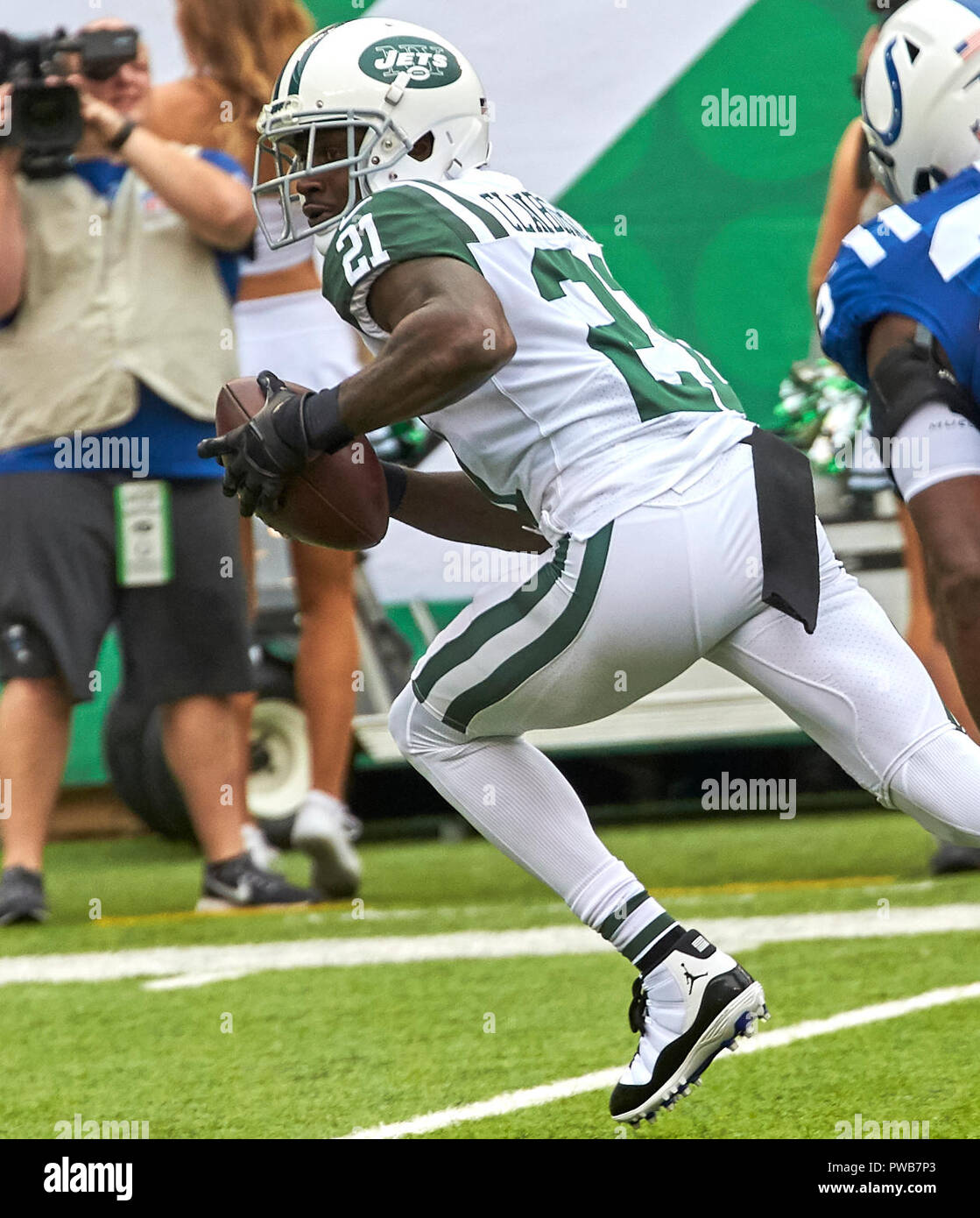 Johnny morris hi-res stock photography and images - Alamy