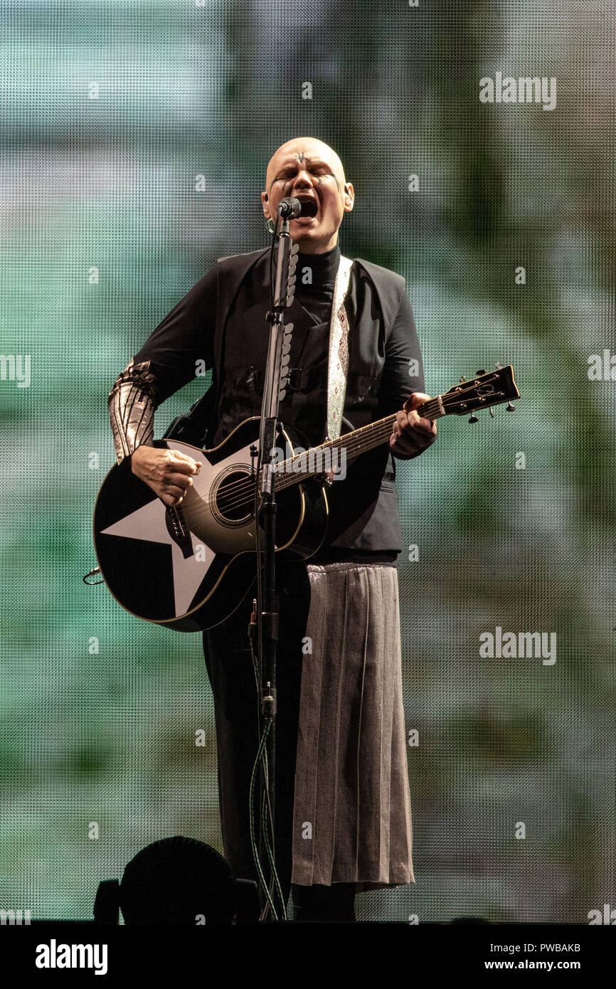 Shiny and oh so bright tour hi-res stock photography and images - Alamy