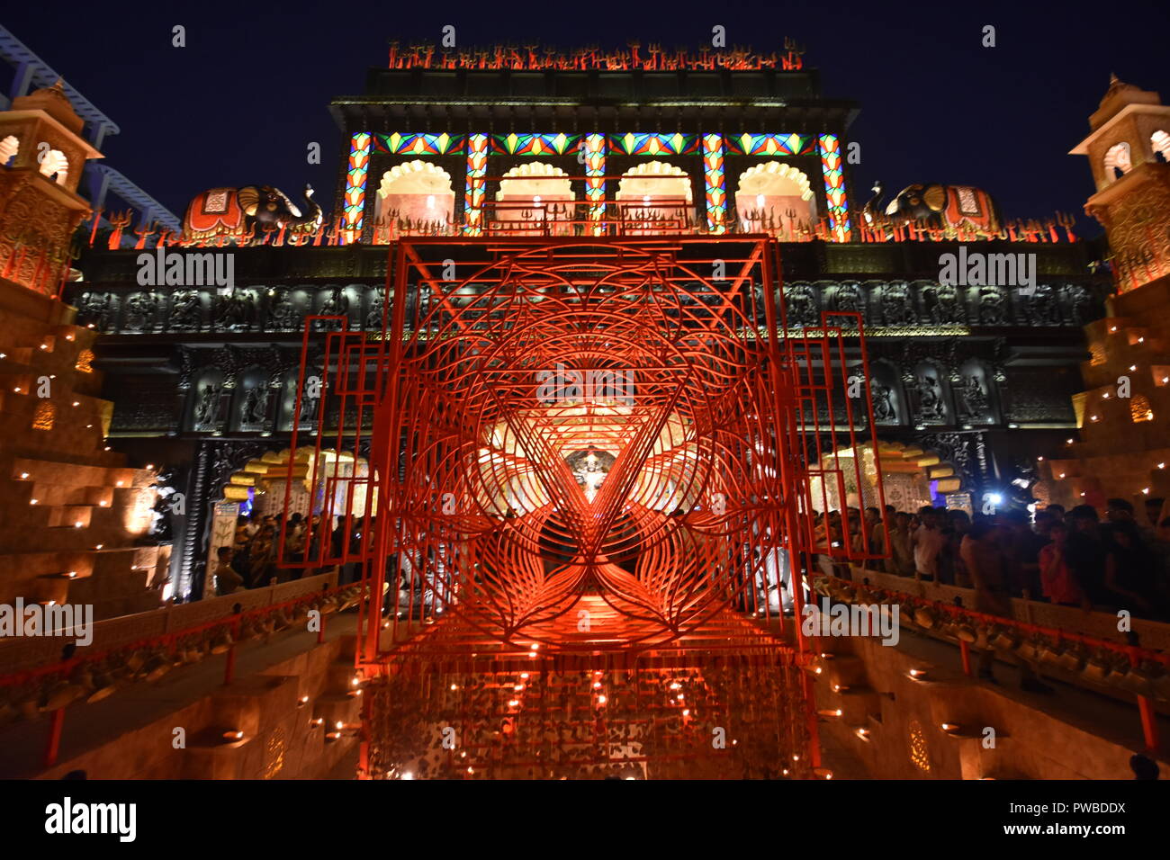 Kolkata, India. 15th October, 2018. Community Durga Puja Pandal ...