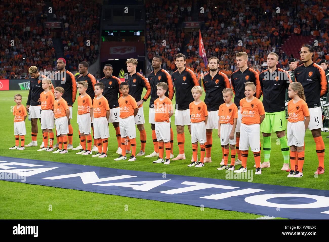 The Dutch players will be present on the pitch, presentation ...