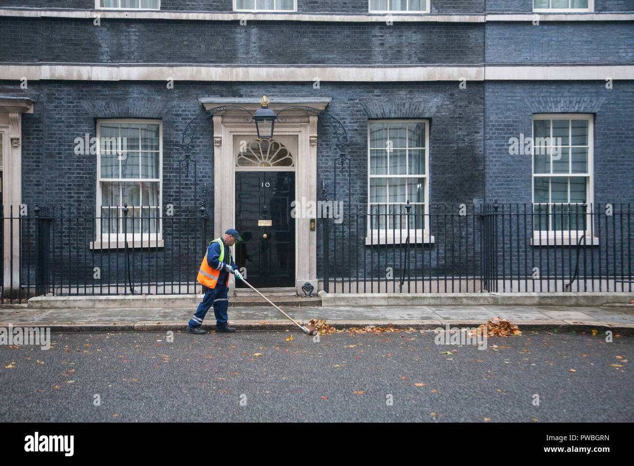 London,UK. 15th october 2018. A council worker from Westminster council ...
