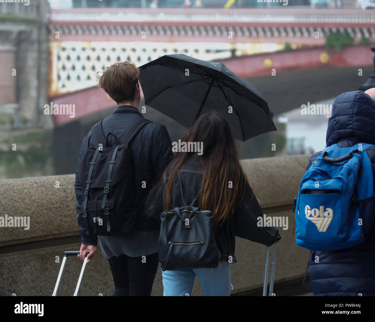 London yellow rain coat hi-res stock photography and images - Alamy