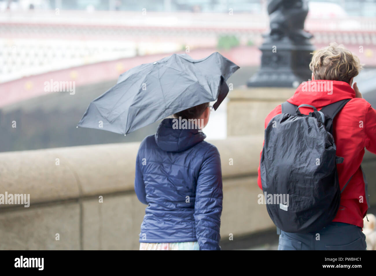 London yellow rain coat hi-res stock photography and images - Alamy
