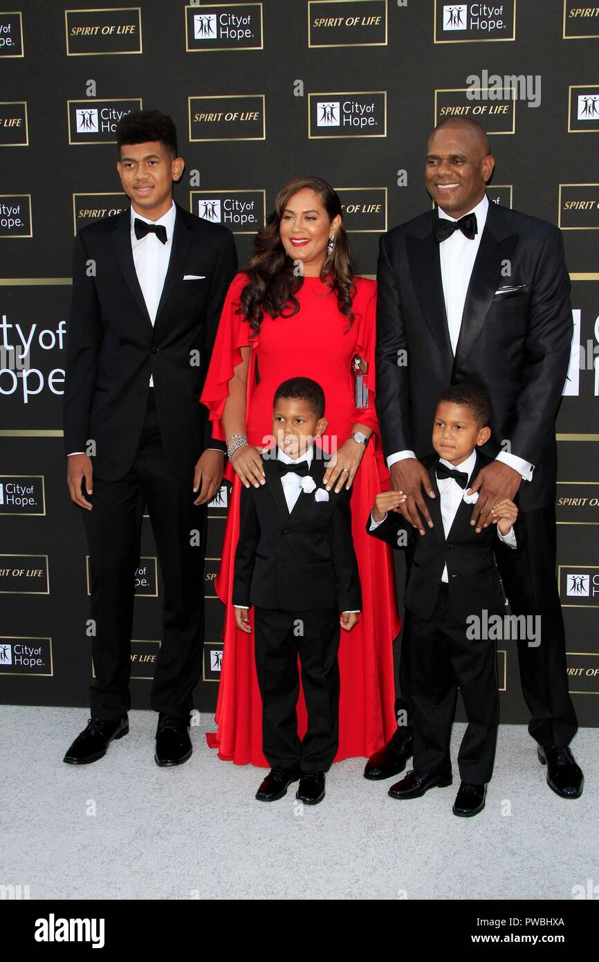 Santa Monica, CA. 11th Oct, 2018. Angie Platt, Jon Platt, Children at ...