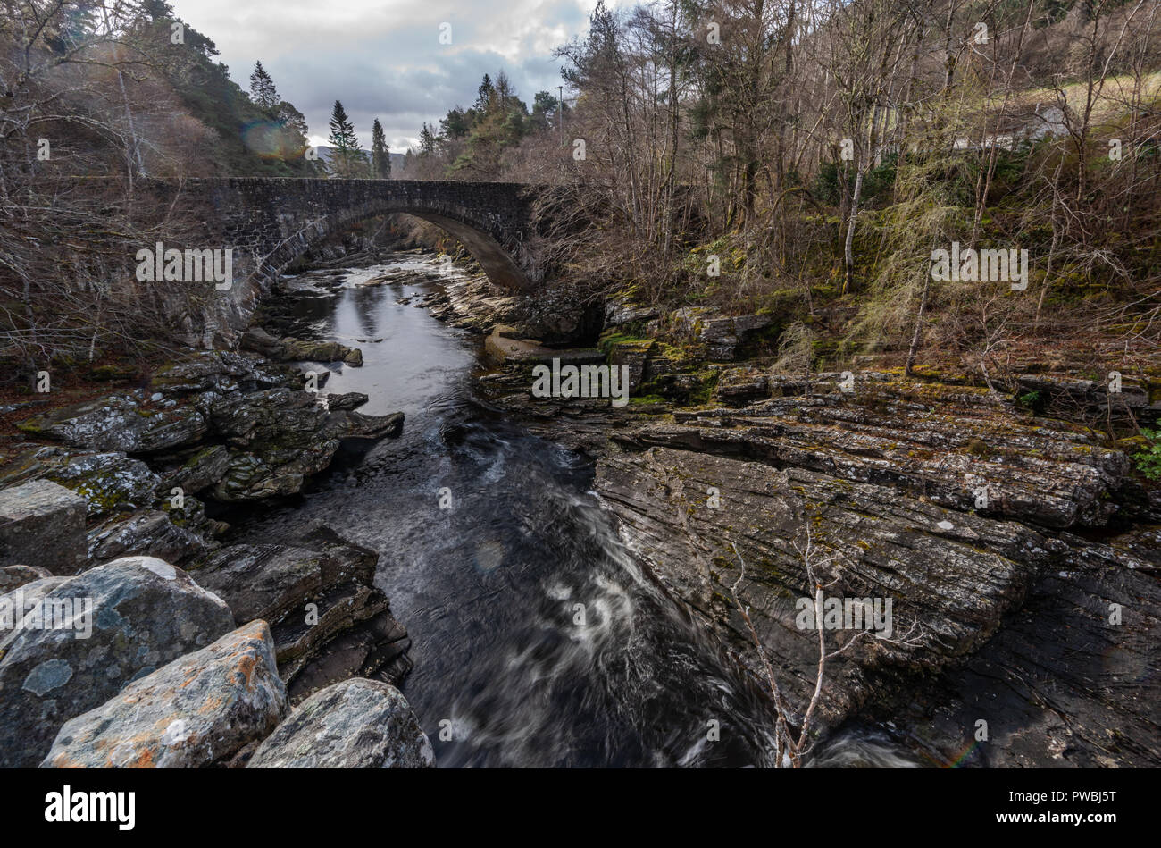 Old bridge invermoriston hi-res stock photography and images - Alamy
