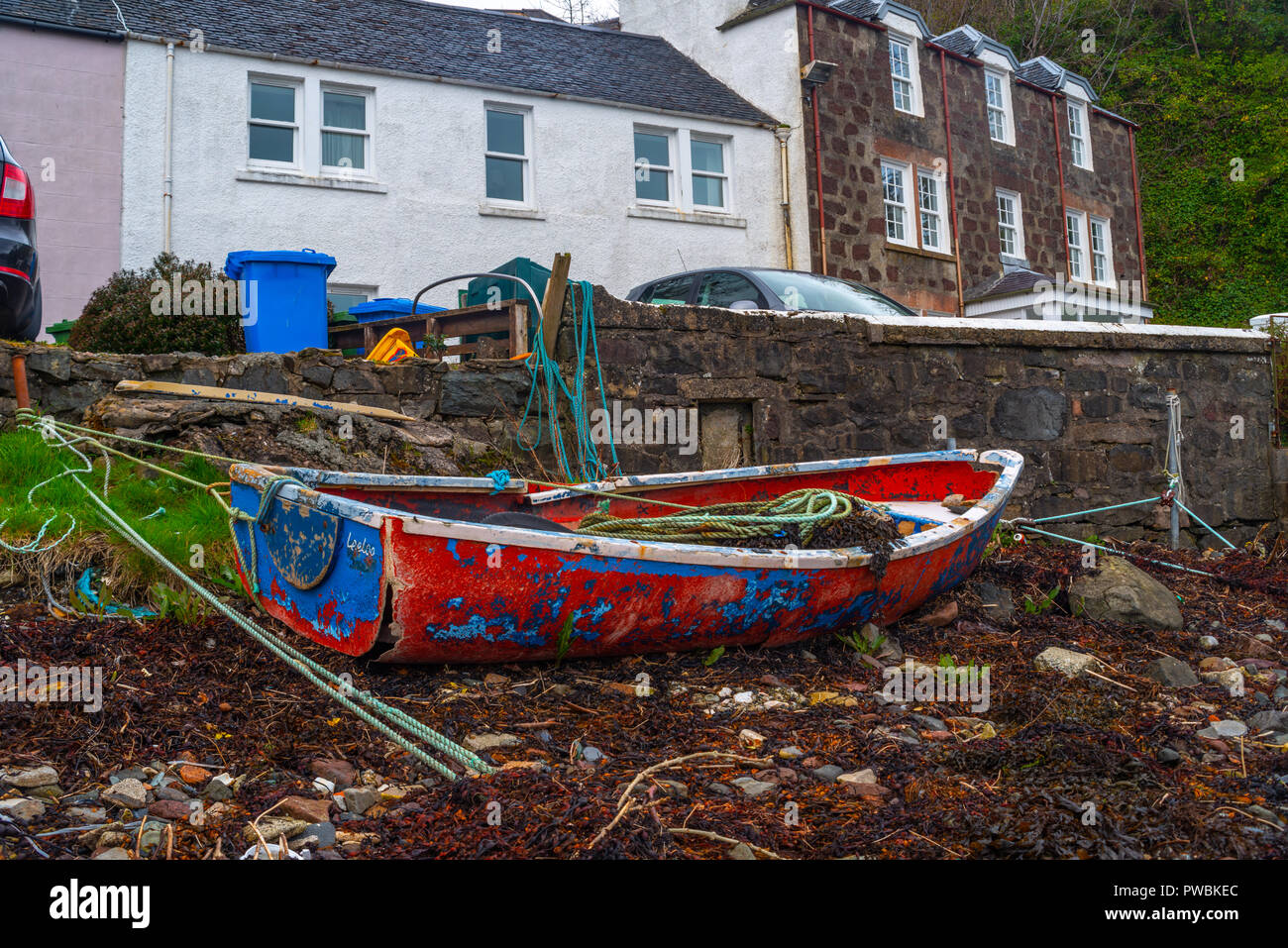 Colourful Houses at the old Harbor of Portree, Isle of Skye, Scotland ...