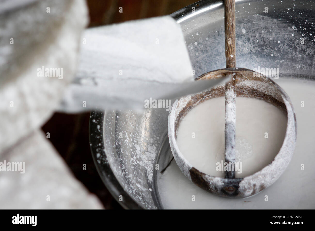 Vietnamese rice paper making hi-res stock photography and images - Alamy