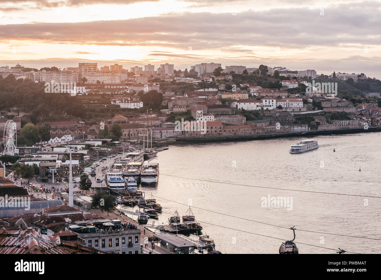 Porto sunset hi-res stock photography and images - Alamy
