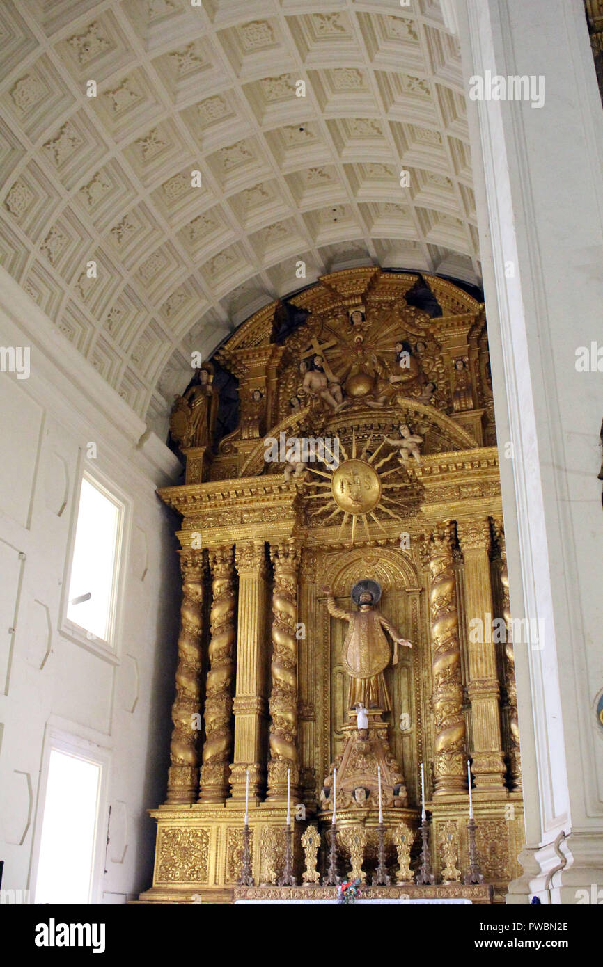 The interior of The Basilica of Bom Jesus of Old Goa (Goa Velha), house ...