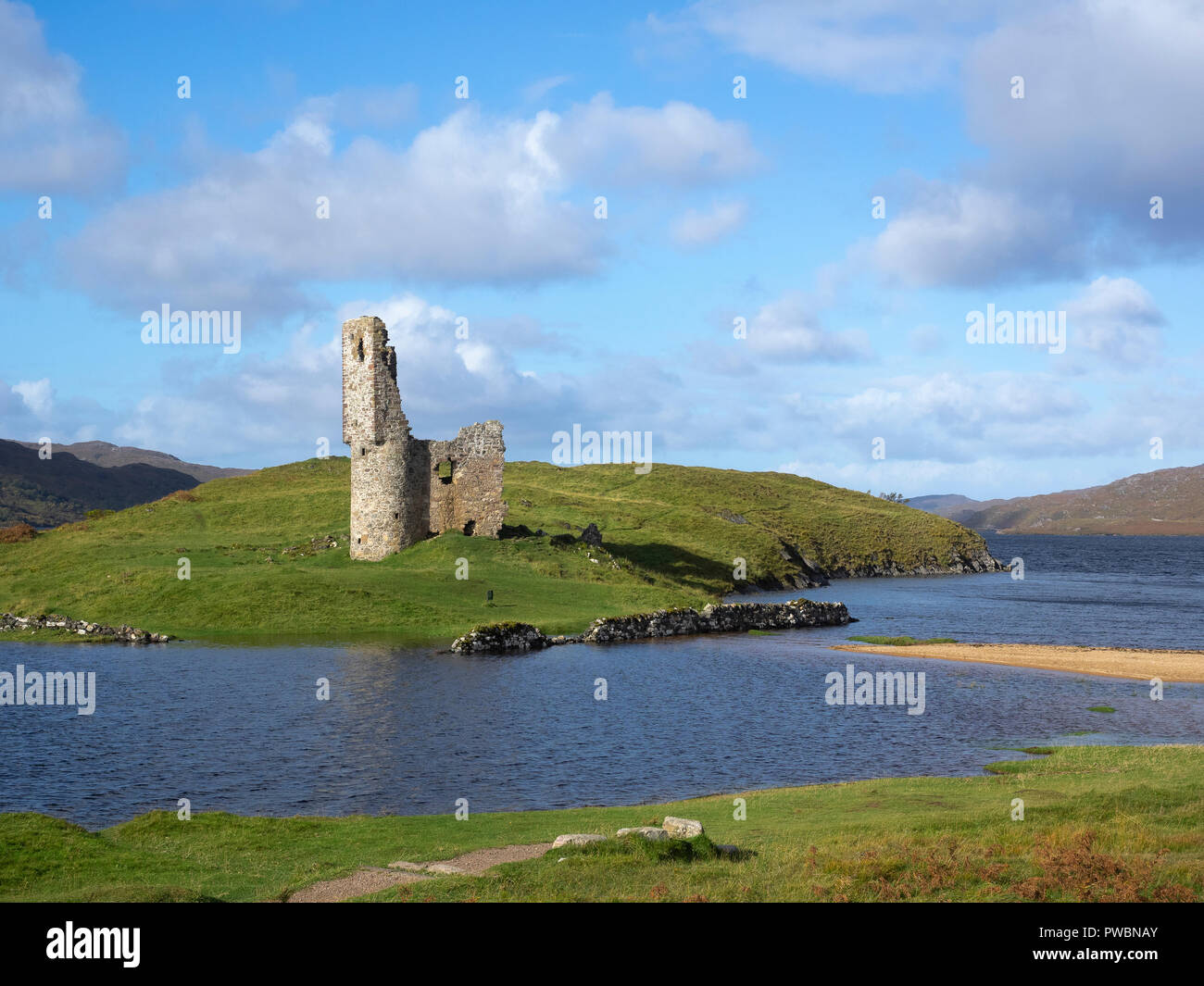 Loch assynt hi-res stock photography and images - Alamy