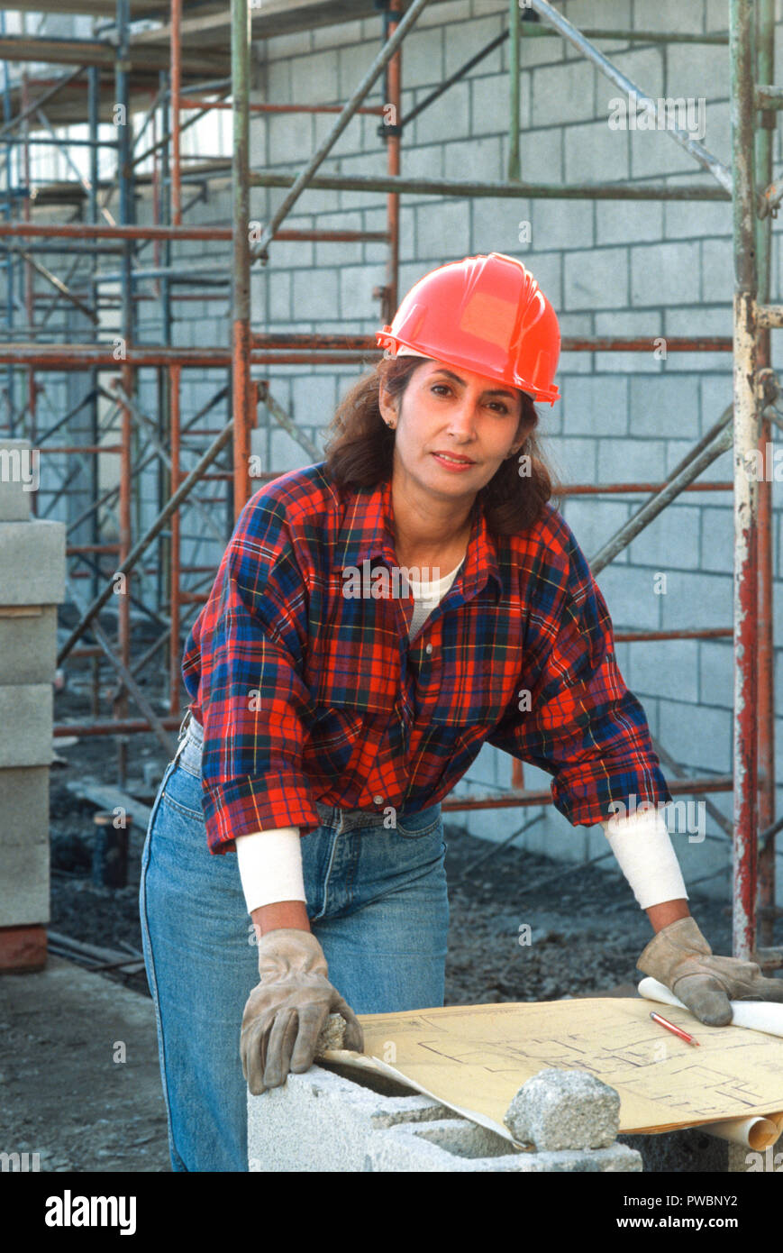 Female tradesman hi-res stock photography and images - Alamy