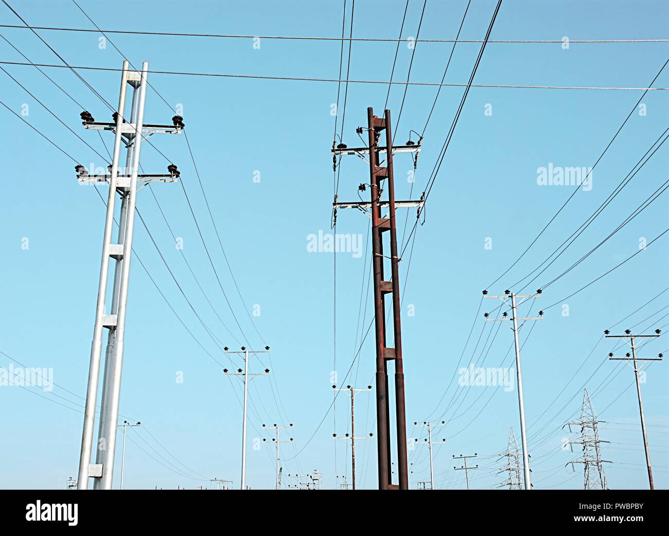 Electrical transmission line grid. Electrical transmission cables and ...