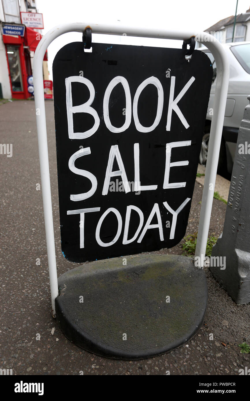 Read the hand written sign hi-res stock photography and images - Alamy