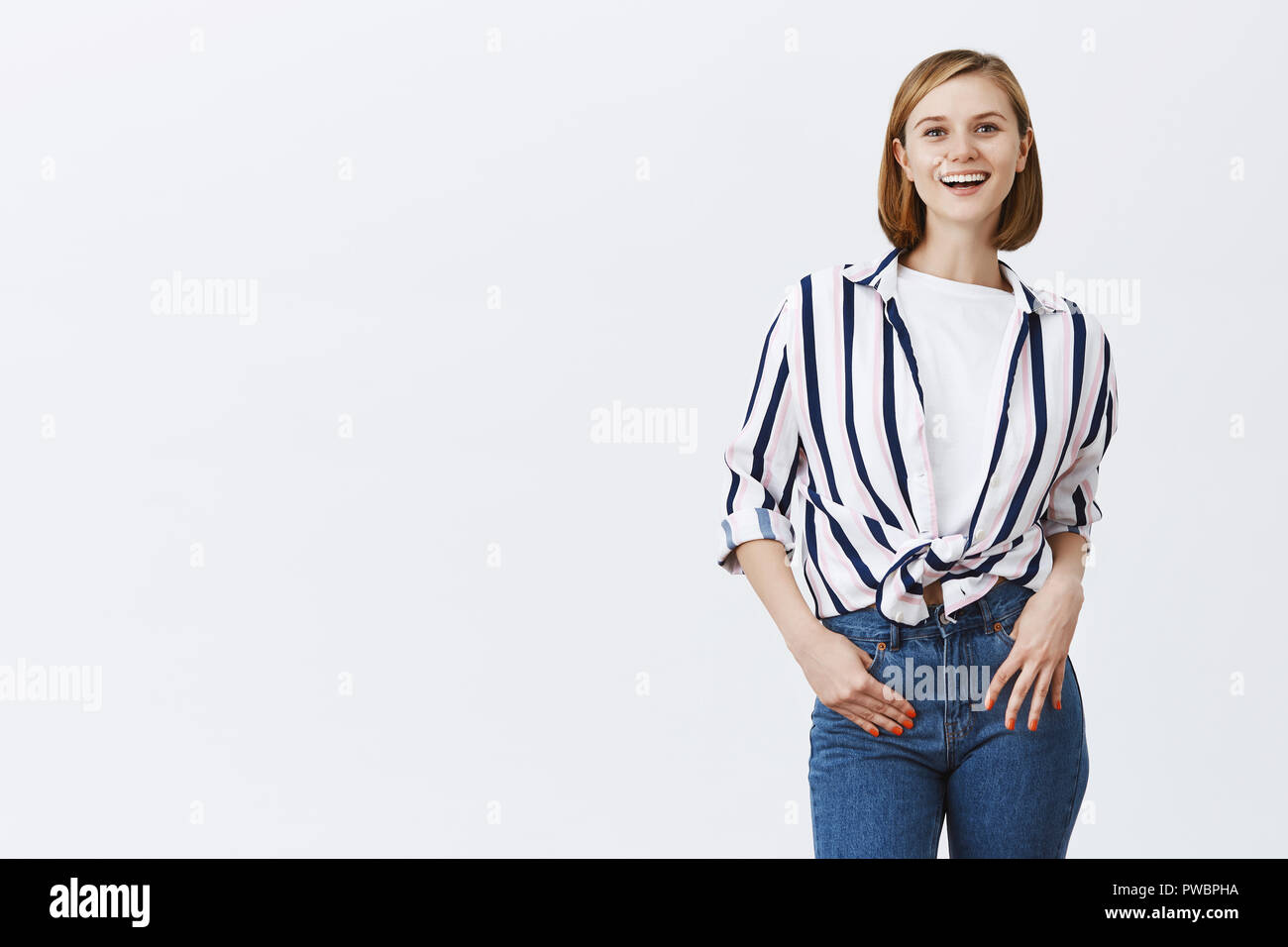 Female glancing hi-res stock photography and images - Alamy