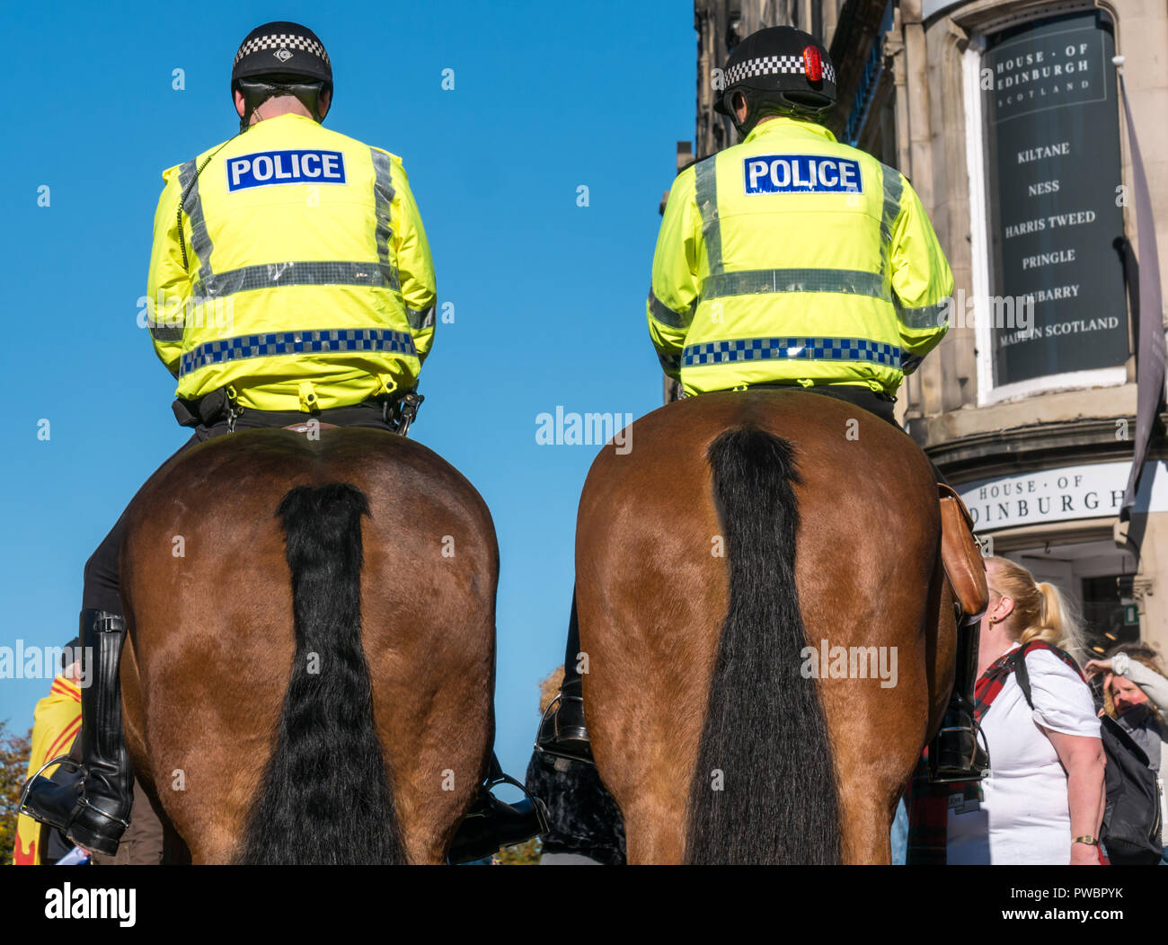 Mounted police scotland hi-res stock photography and images - Alamy