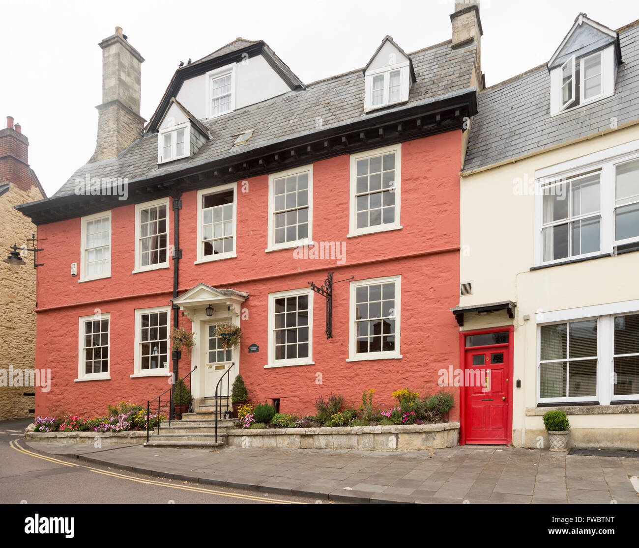 Historic buildings Georgian architecture, Market Hill, Calne, Wiltshire ...