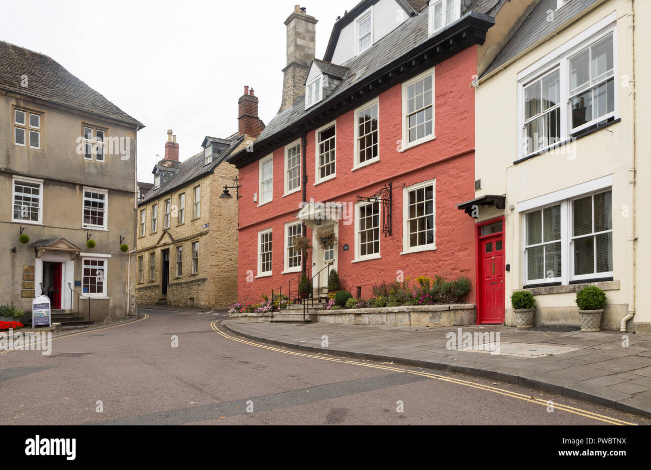 Historic buildings Georgian architecture, Market Hill, Calne, Wiltshire ...