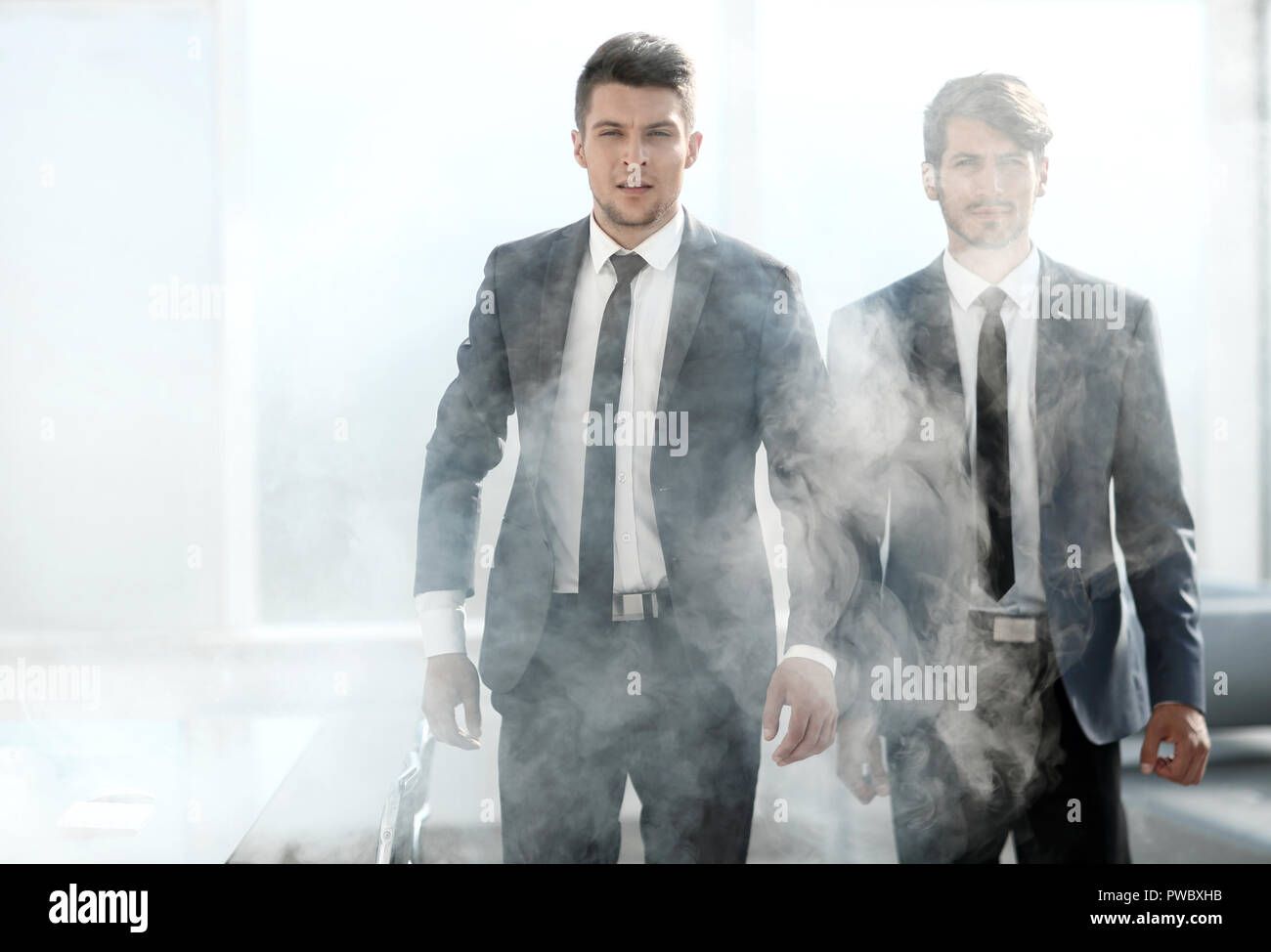 Businessmen emergency hi-res stock photography and images - Alamy