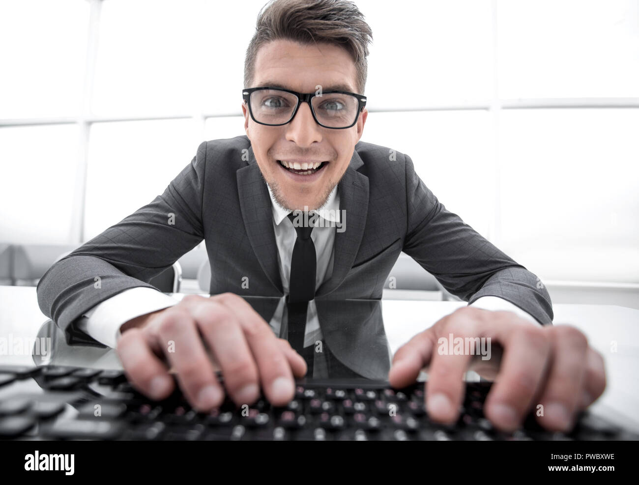 Keyboarding hands hi-res stock photography and images - Alamy