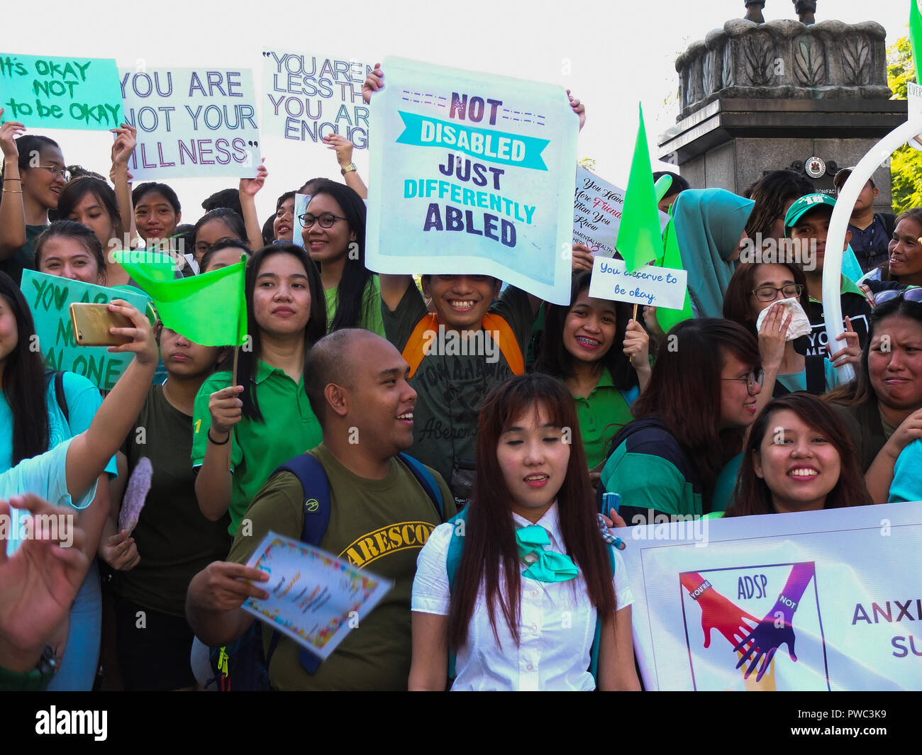 Manila, Philippines. 14th Oct, 2018. Students holding different ...