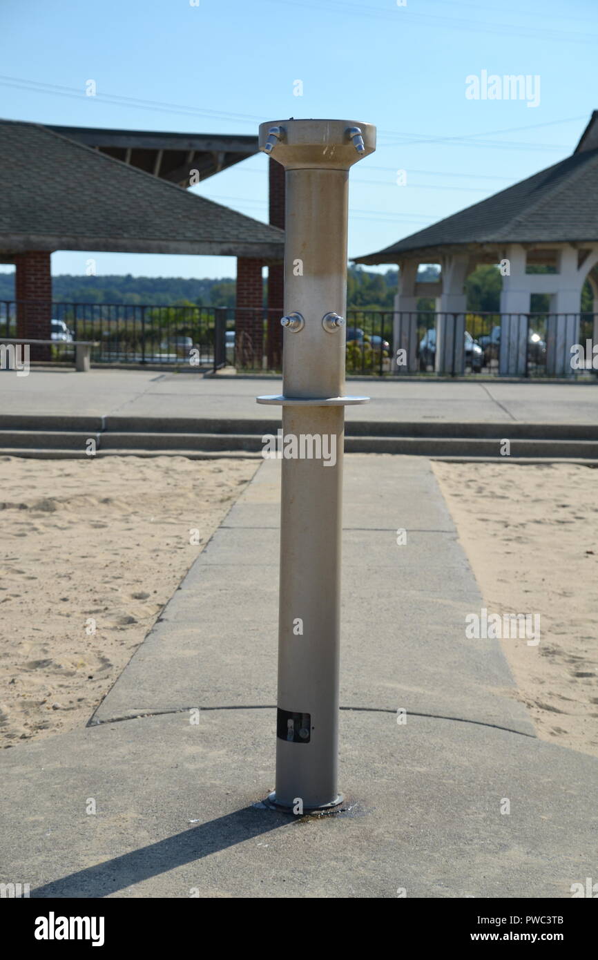 Shower at the beach Stock Photo - Alamy