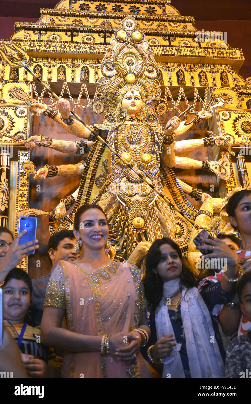 Isha deol hi-res stock photography and images - Alamy