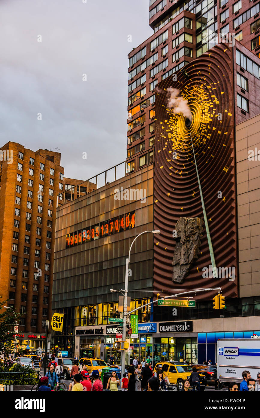 Metronome one union square hi-res stock photography and images - Alamy