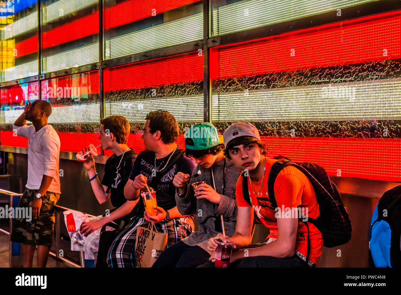 Armed forces times square recruiting station hi-res stock photography ...