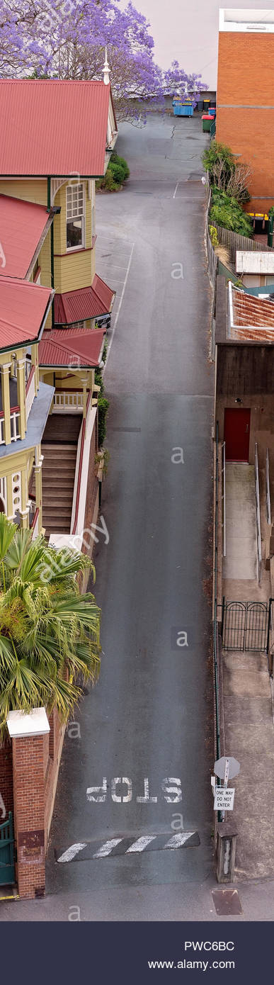 Long Driveway Stock Photos & Long Driveway Stock Images - Alamy