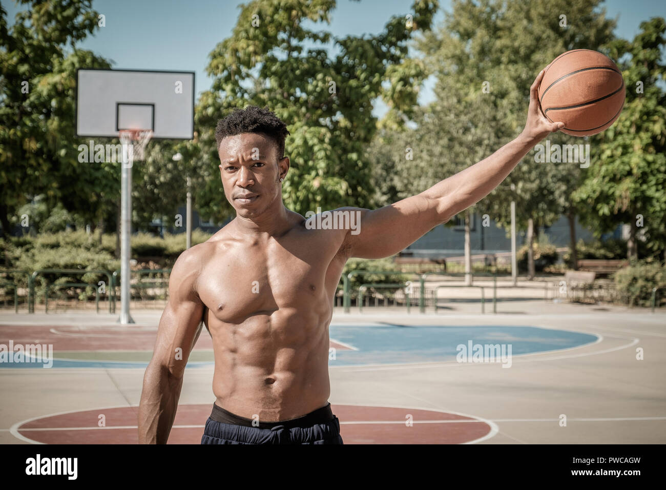 Basketball in the park hi-res stock photography and images - Alamy
