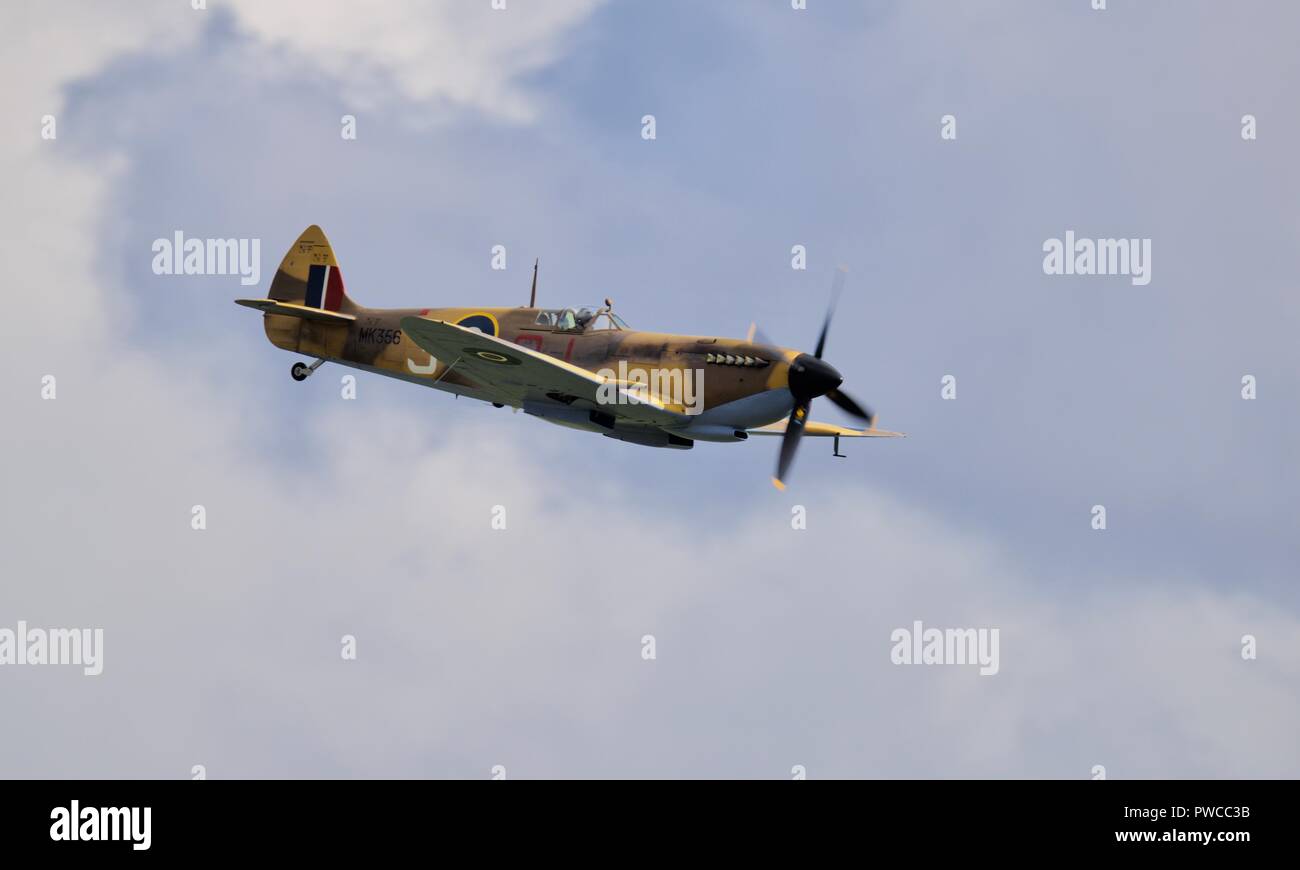 Spitfire scheme livery hi-res stock photography and images - Alamy