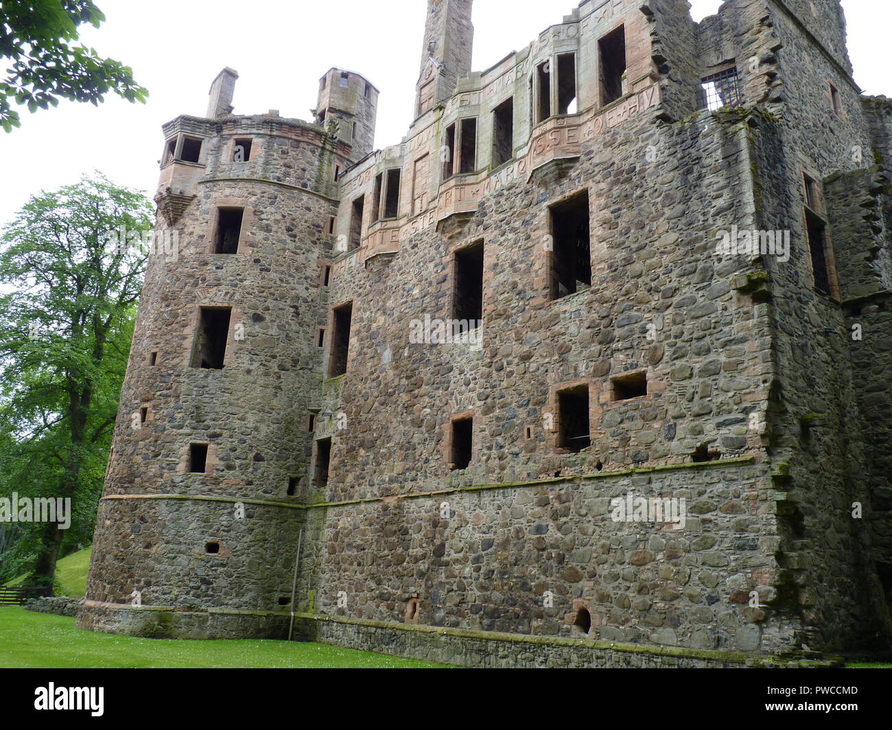 Huntly castle hi-res stock photography and images - Alamy