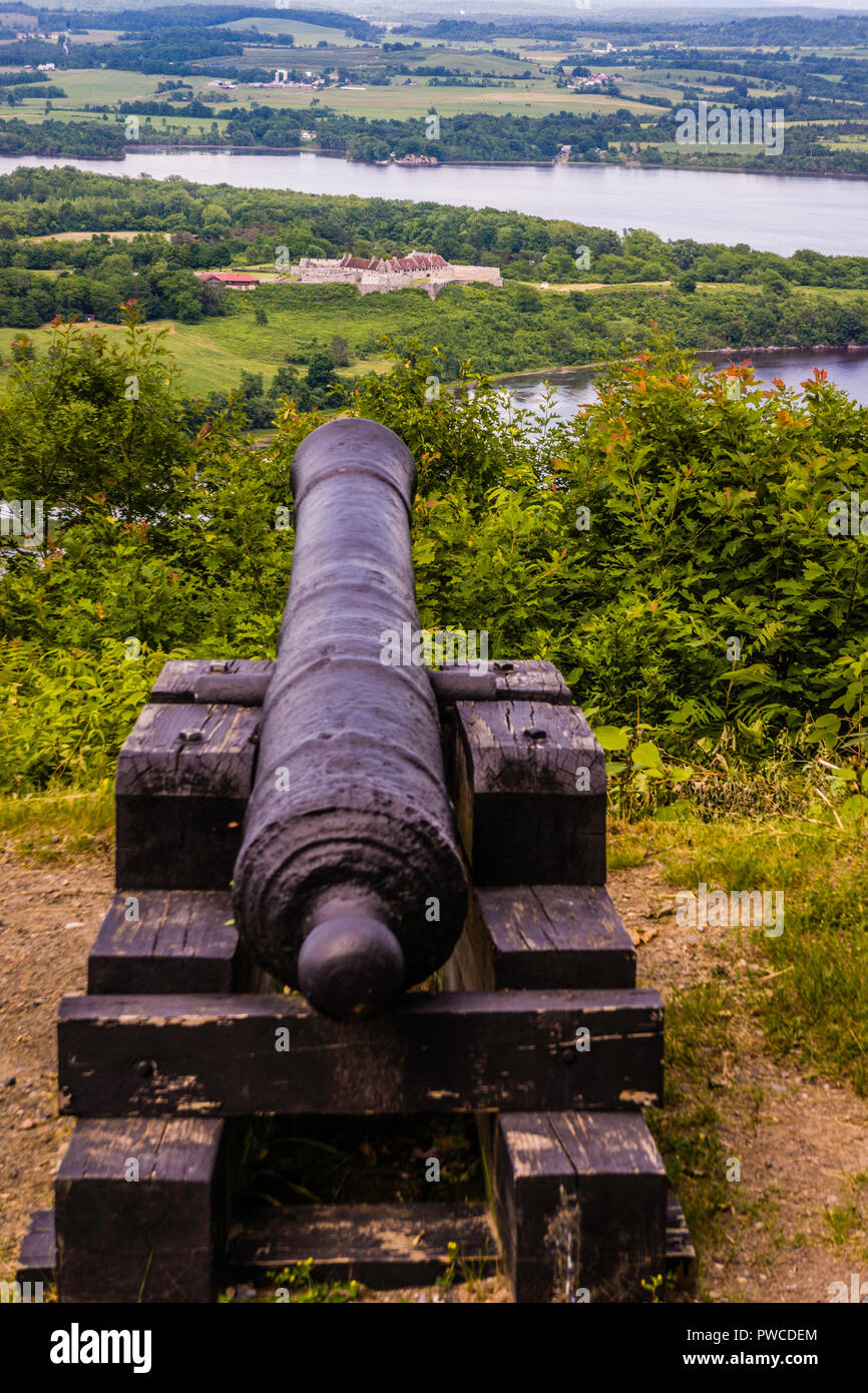 Canon Mount Defiance Fort Ticonderoga Ticonderoga, New York, USA Stock ...