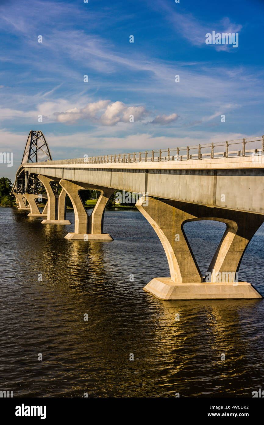 Champlain bridge hi-res stock photography and images - Alamy