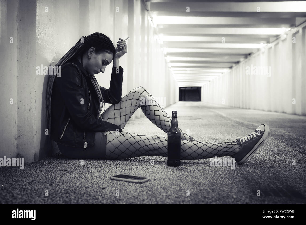 Drunk girl crying hi-res stock photography and images - Alamy