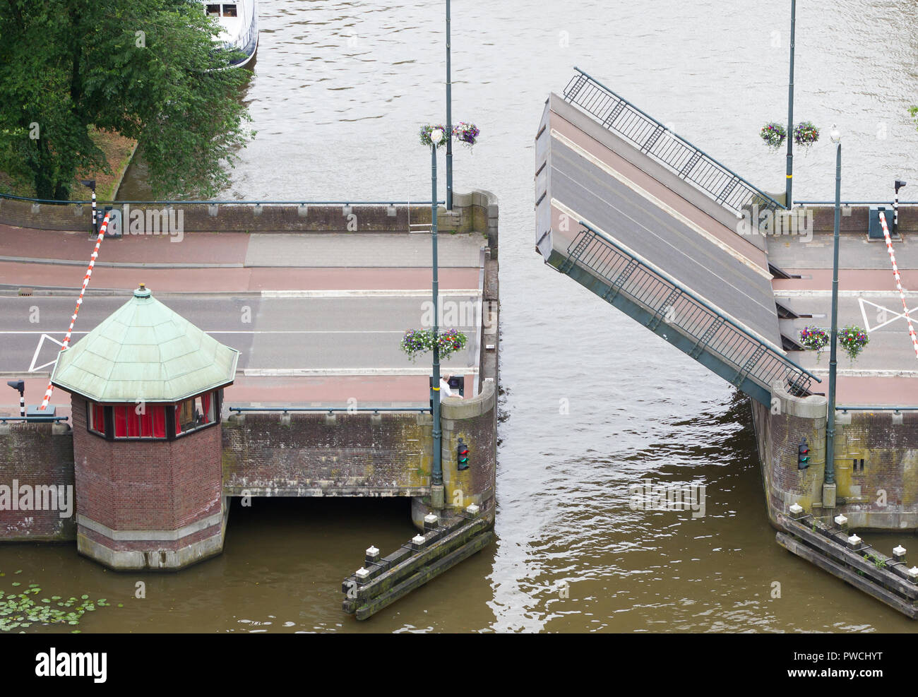 Open bridge in the Netherlands - Open for boats Stock Photo - Alamy