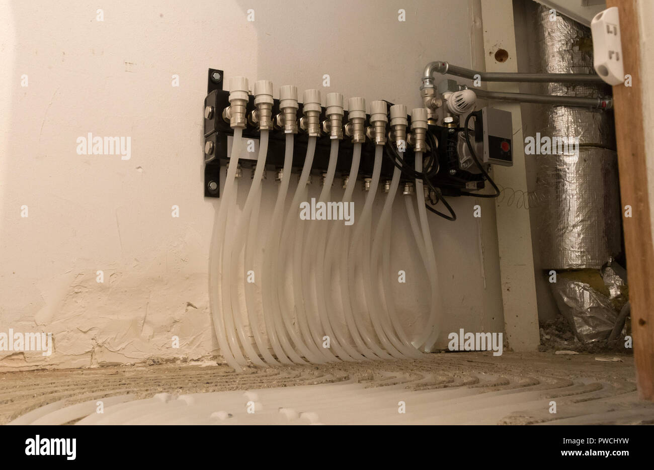 Heating control panel, installing underfloor heating in a dutch house ...