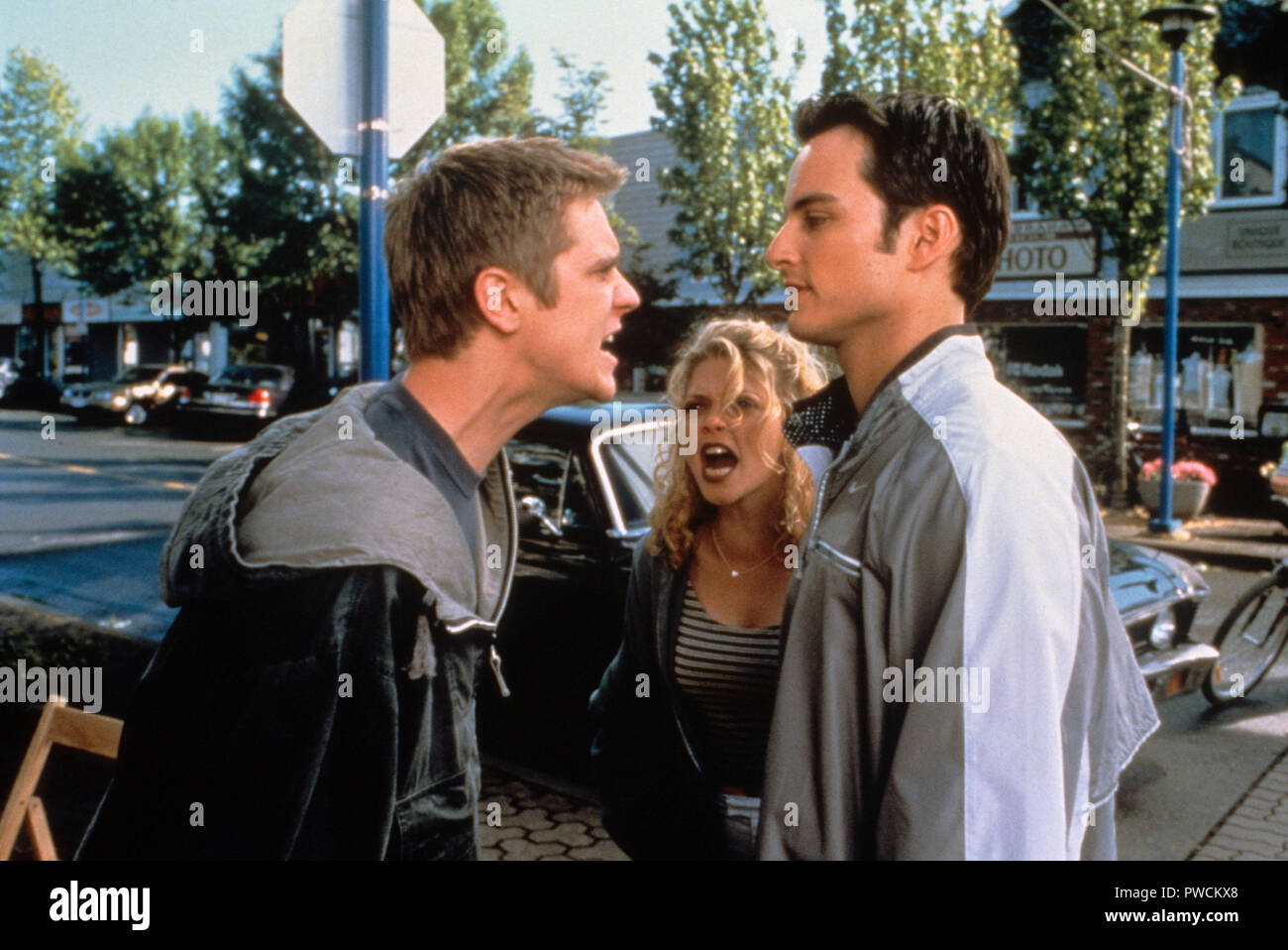 Final Destination Devon Sawa Stock Photos & Final Destination Devon ...