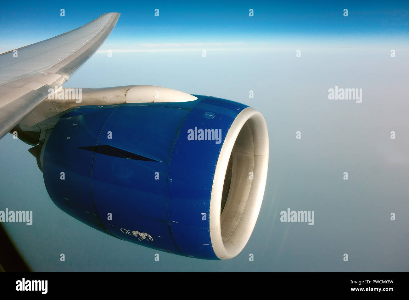 777 engine hi-res stock photography and images - Alamy