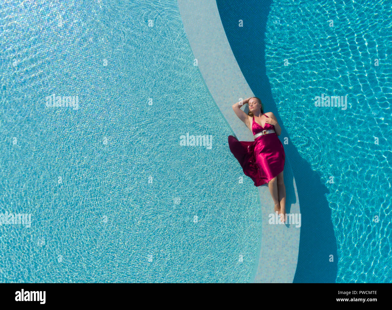 Woman underwater dress fantasy hi-res stock photography and images - Alamy