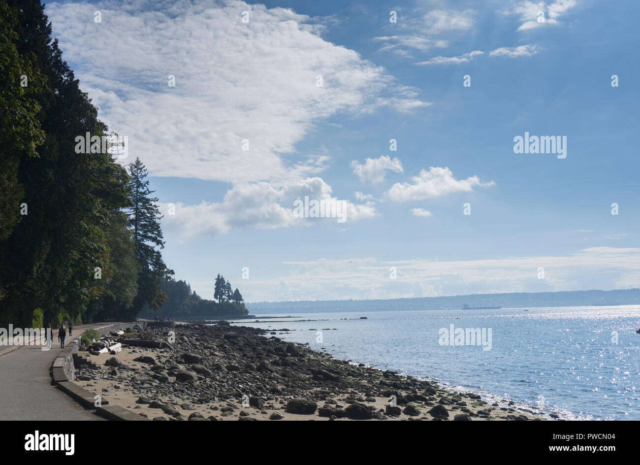 The seawall waterfront path in Stanley Park, Vancouver Stock Photo - Alamy